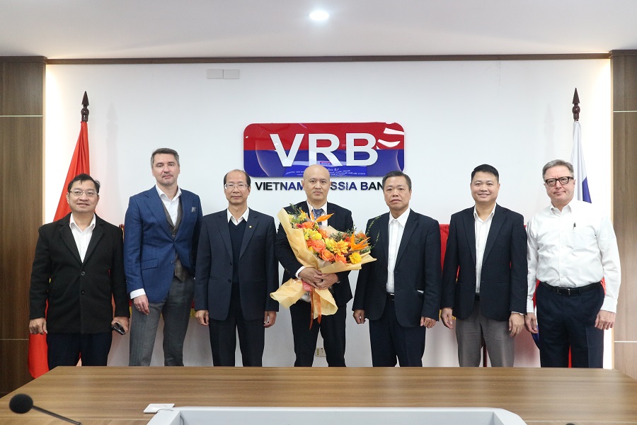 VRB CÔNG BỐ QUYẾT ĐỊNH BỔ NHIỆM GIÁM ĐỐC BAN QUẢN LÝ BÁN LẺ & MẠNG LƯỚI - HỘI SỞ CHÍNH